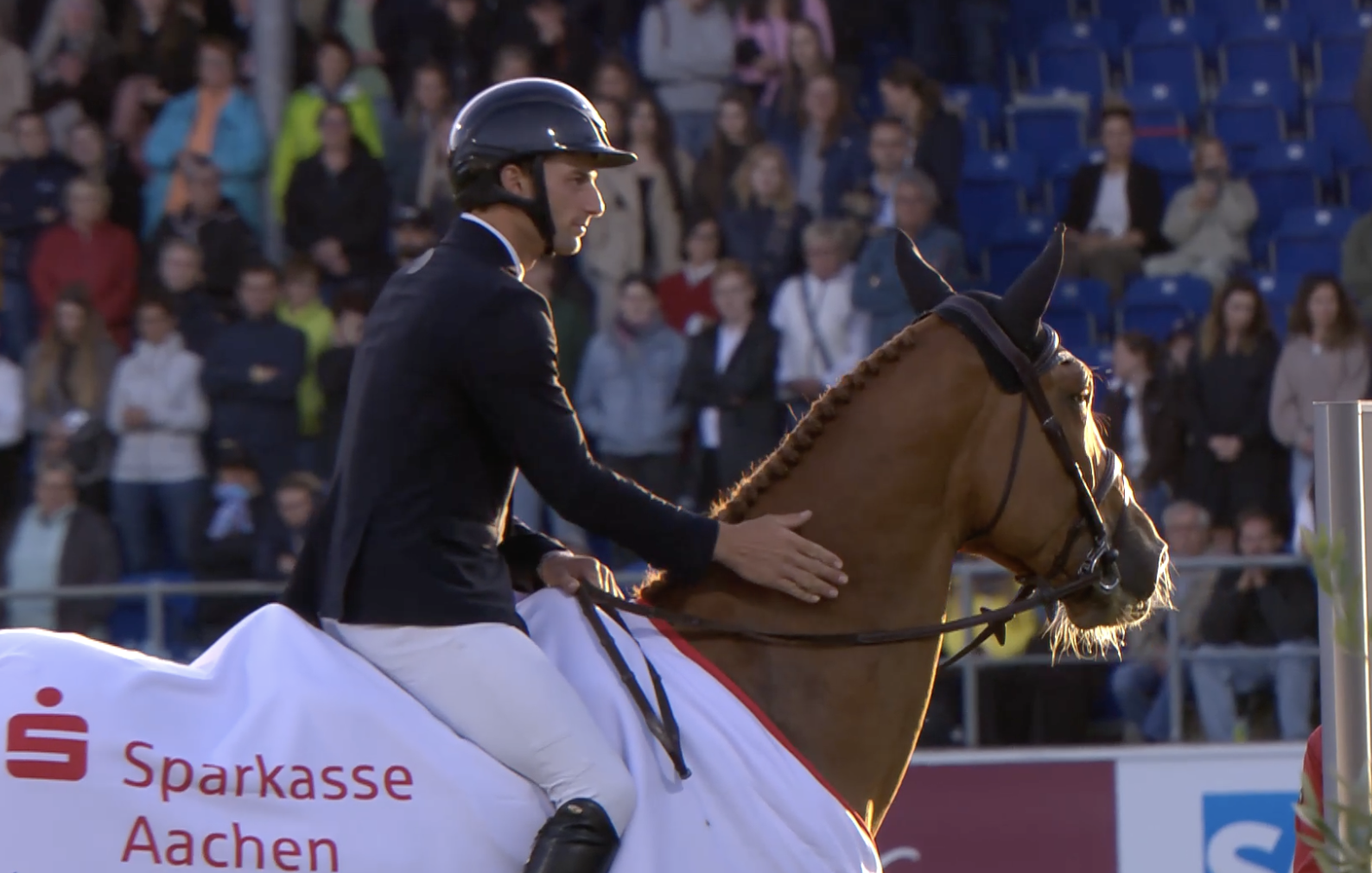 Le Grand Prix “Jeunes chevaux” d’Aix la Chapelle pour Levi Noesar ...